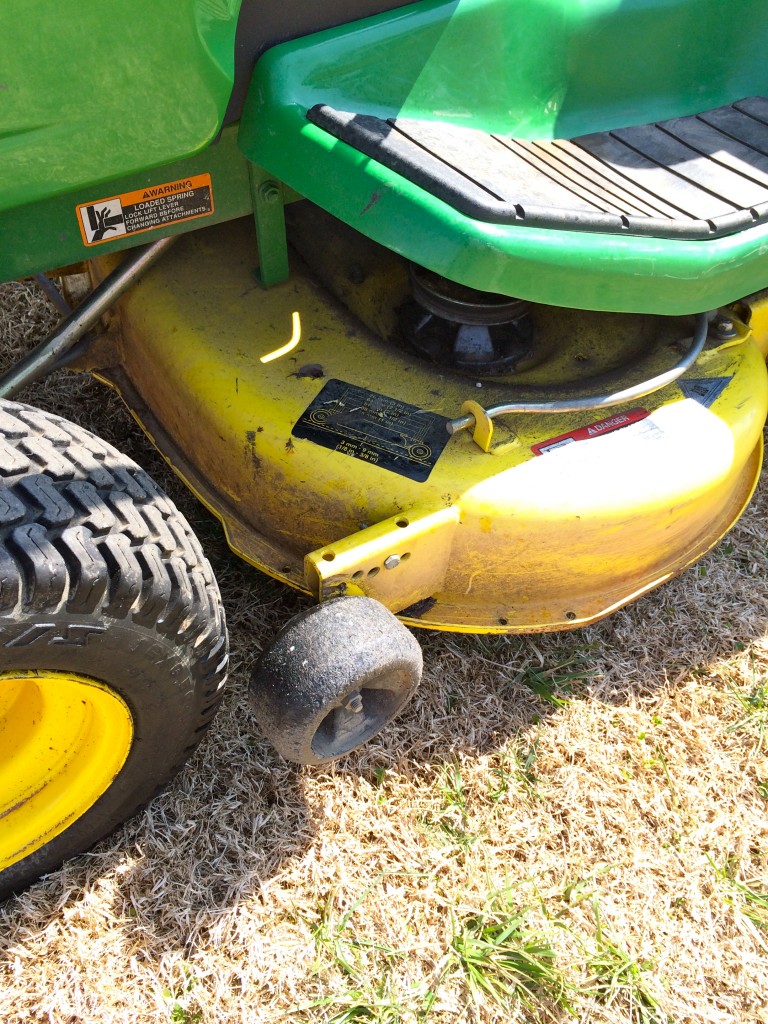 John Deere GT225 | Kiel Equipment